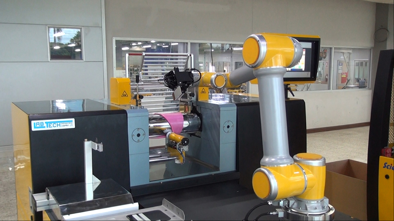 LOBOT COLOR MATCHER MACHINE - Saga Instruments Pte Ltd